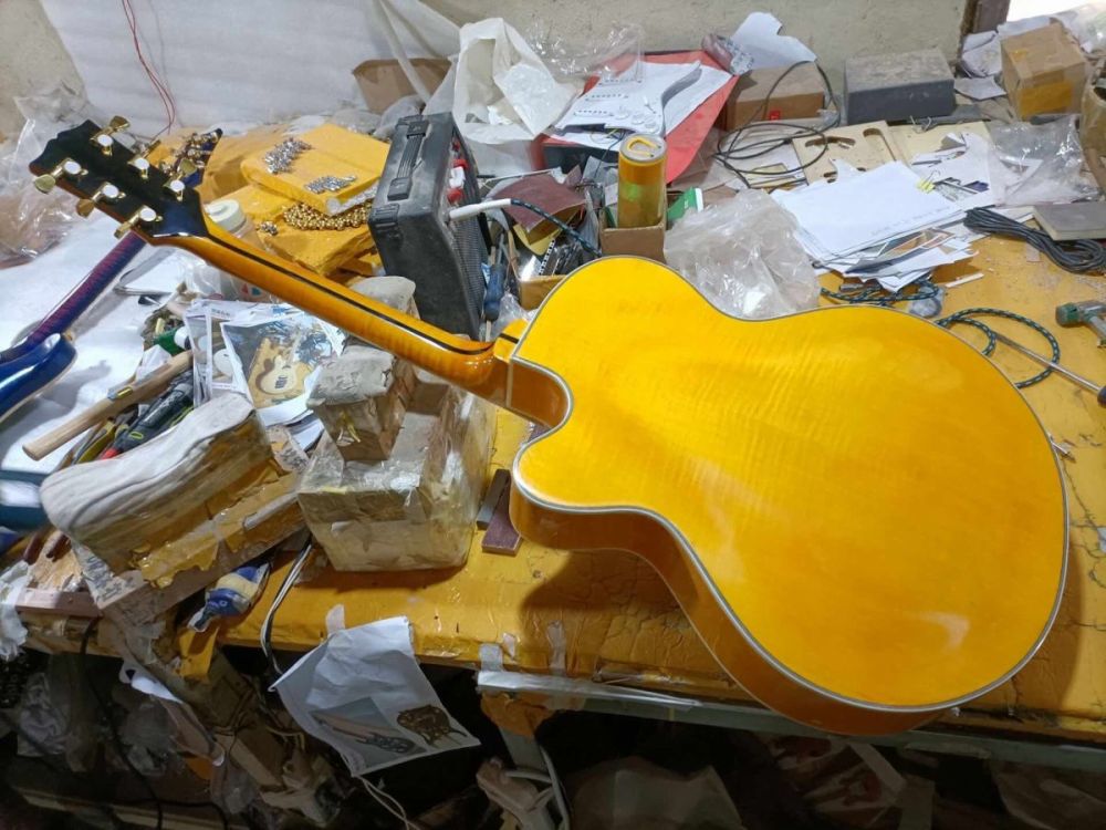 Custom Flamed Maple Wood Archtop Bigsby Semi Hollow Body Jazz Electric ...